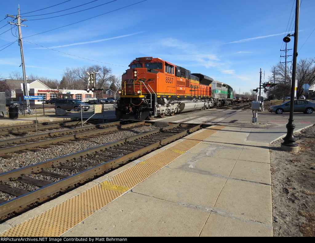 BNSF 8557